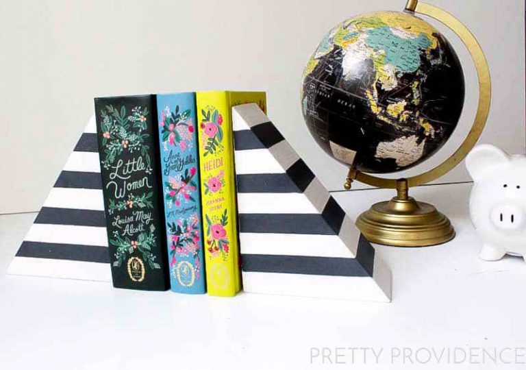 27 Ridiculously Easy DIY Bookends For Your Shelves