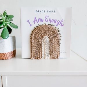 27 Ridiculously Easy DIY Bookends For Your Shelves