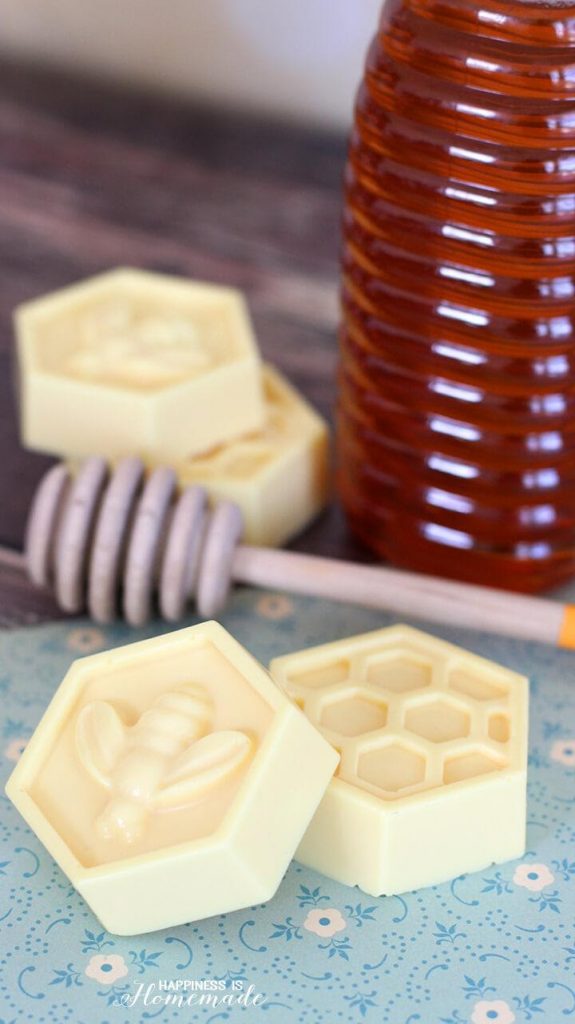 26 Fantabulous DIY Soap Bar Ideas That Smell Like Heaven
