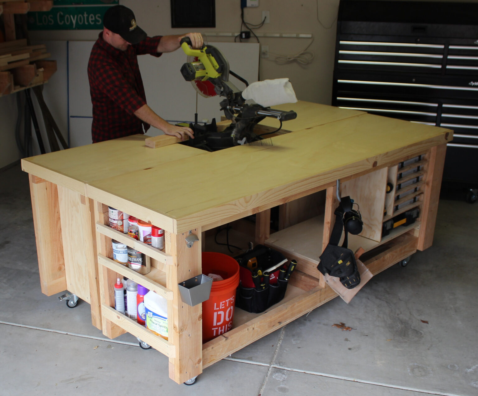 55 Cool Work Bench Ideas For Your Garage