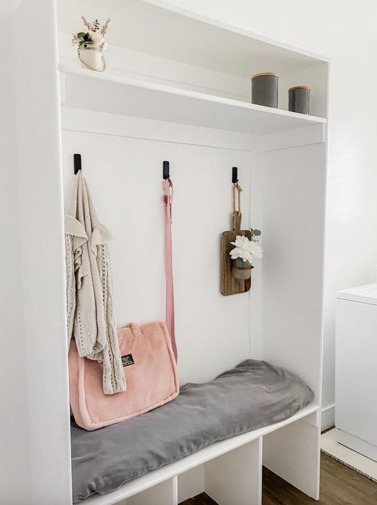 32 Cool Mudroom Bench Ideas To Help You Stay Organized