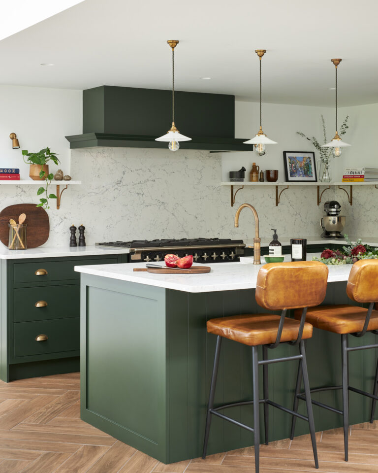 40+ Green Kitchen Ideas For a Fresh Makeover