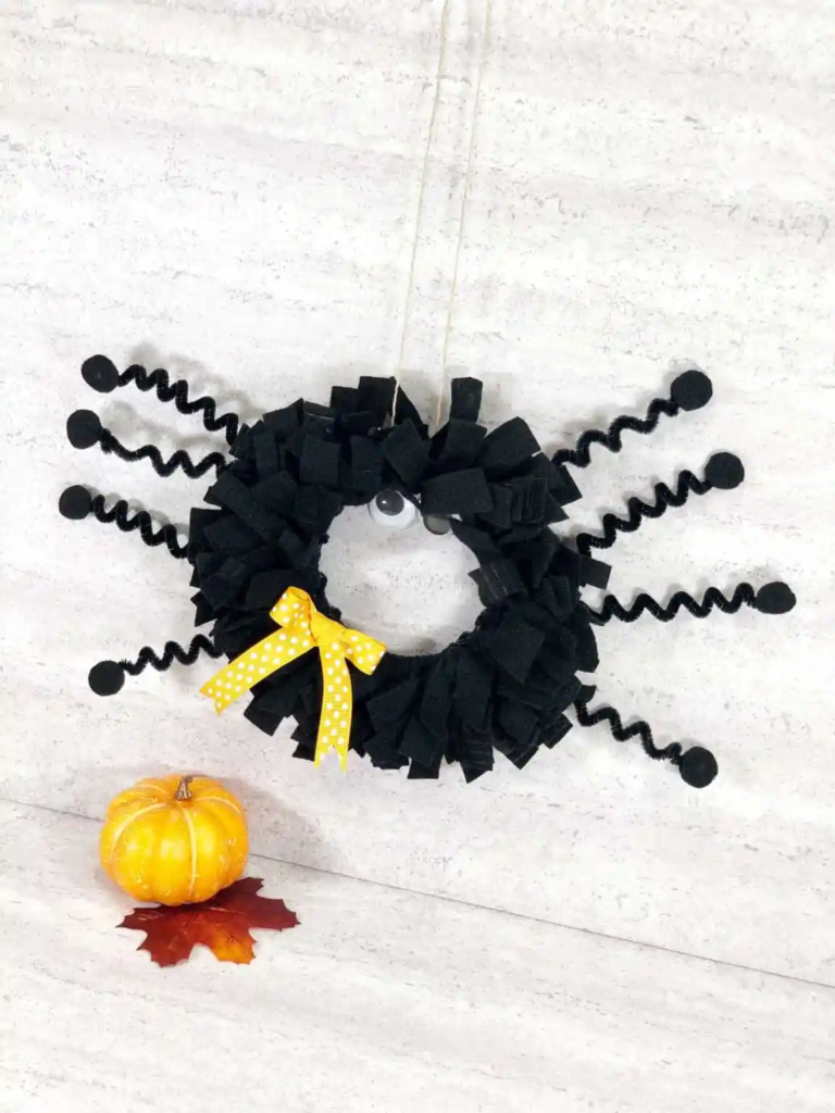 20 Pipe Cleaner Halloween Crafts For Kids To Make