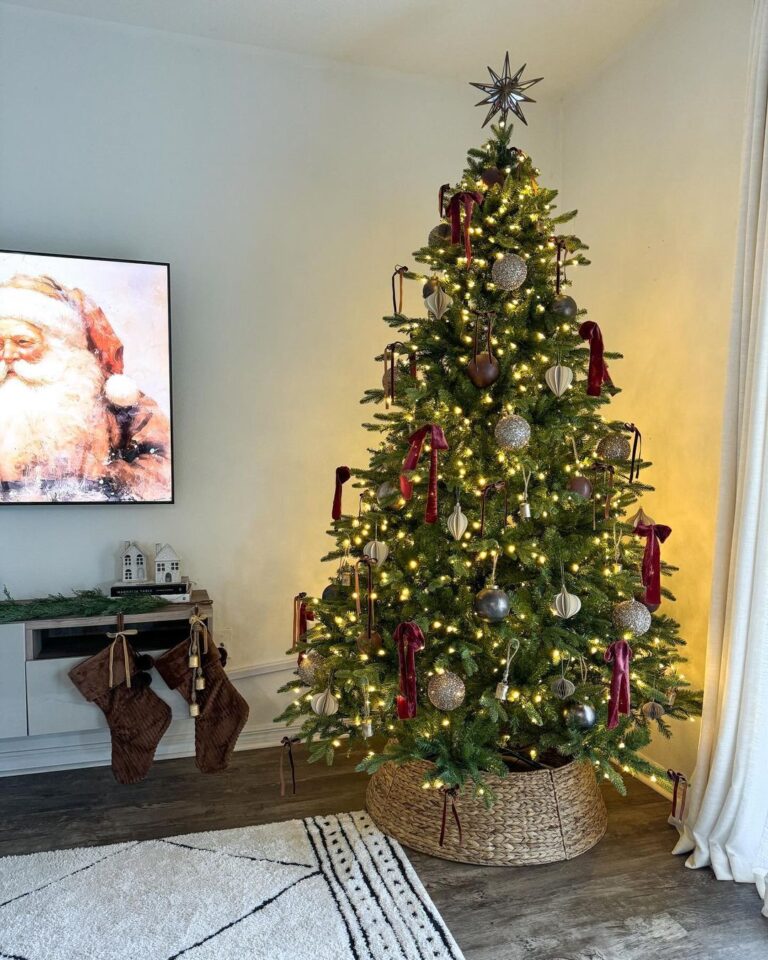 30 Red And Gold Christmas Tree Ideas You Will Love