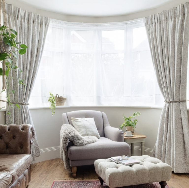 20 Amazing Bay Window Curtains For Your Home