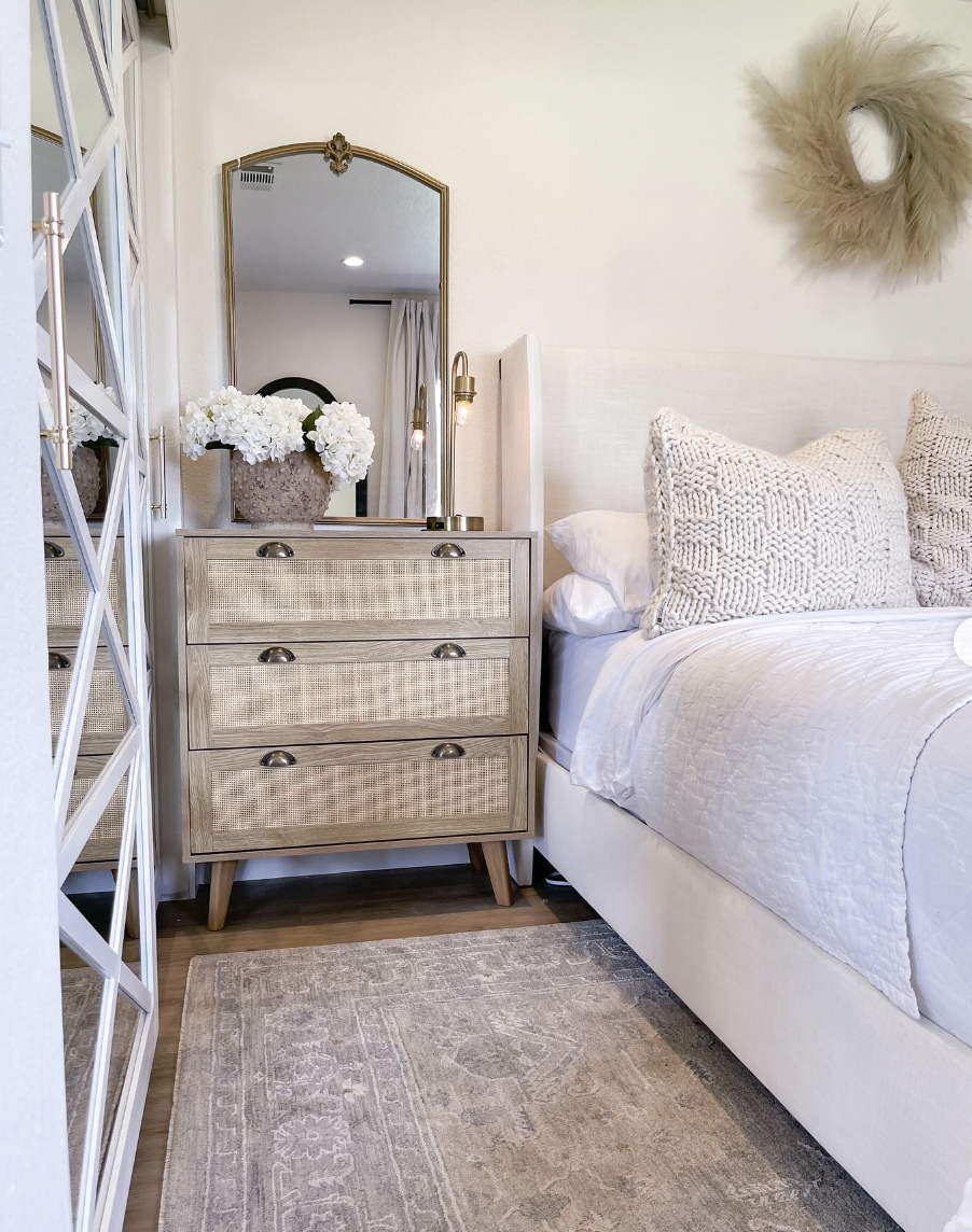 30 Different Ways To Put Mirrors Behind Nightstands
