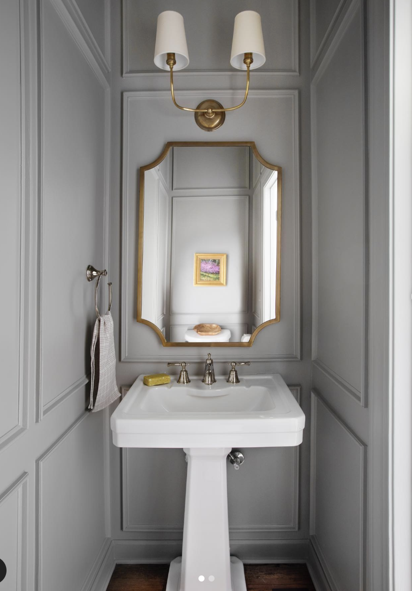 30 Functional Yet Aesthetic Pedestal Sink Bathroom Ideas