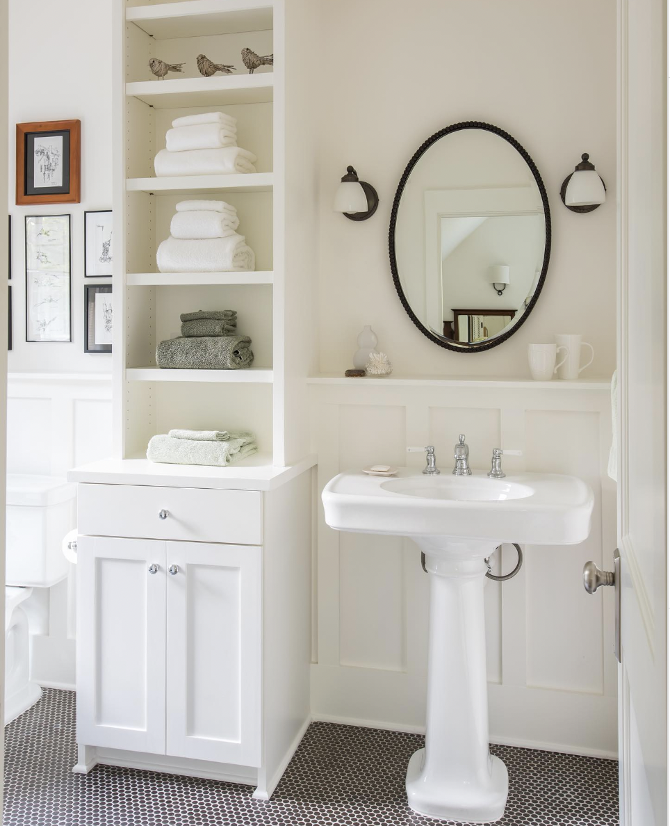 30 Functional Yet Aesthetic Pedestal Sink Bathroom Ideas