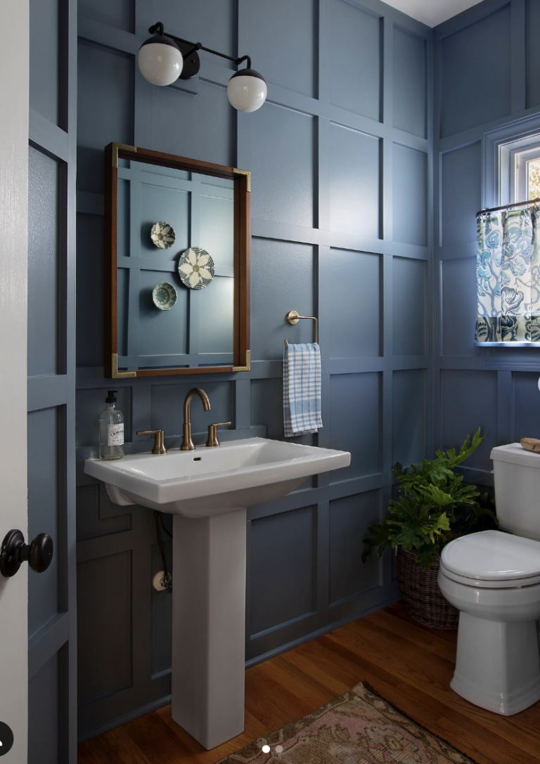 30 Functional Yet Aesthetic Pedestal Sink Bathroom Ideas