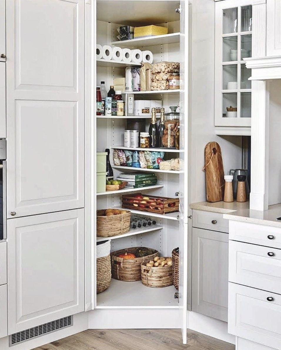 35 Amazing Corner Pantry Ideas For Easy Access