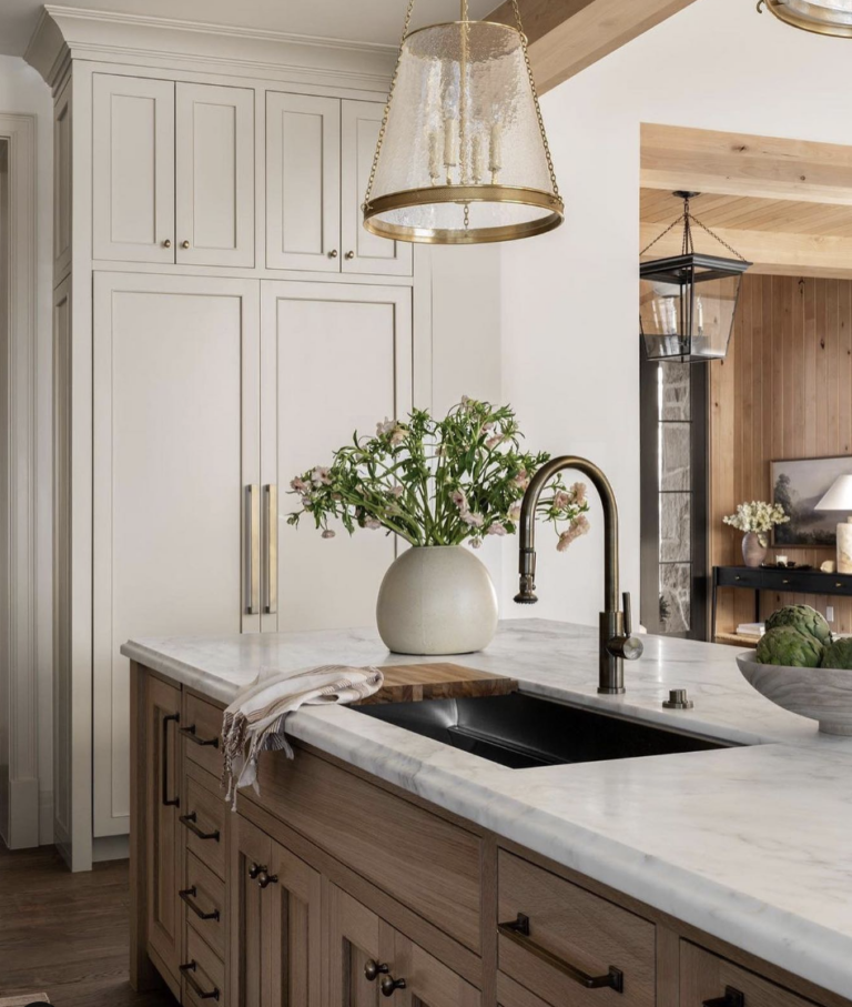 35 Over The Kitchen Sink Lighting Ideas To Transform Your Space