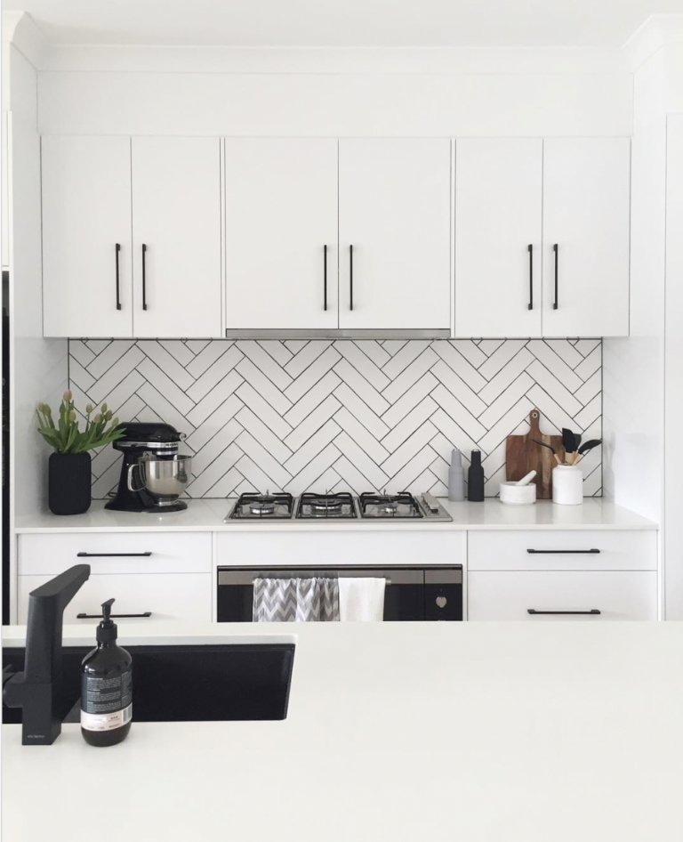 35 Amazing Herringbone Backsplash Ideas To Transform Your Kitchen