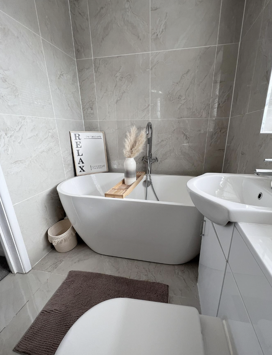 30 Gray Tile Bathroom Ideas To Inspire You Right Away