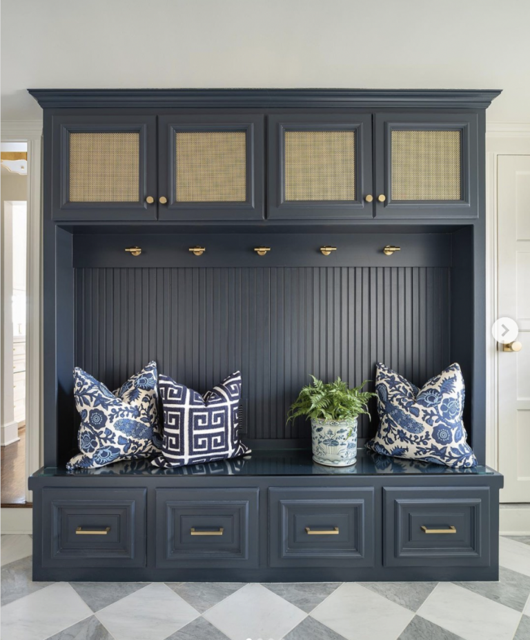 30 Mudroom Bench With Storage ideas For A Clutter-Free Room