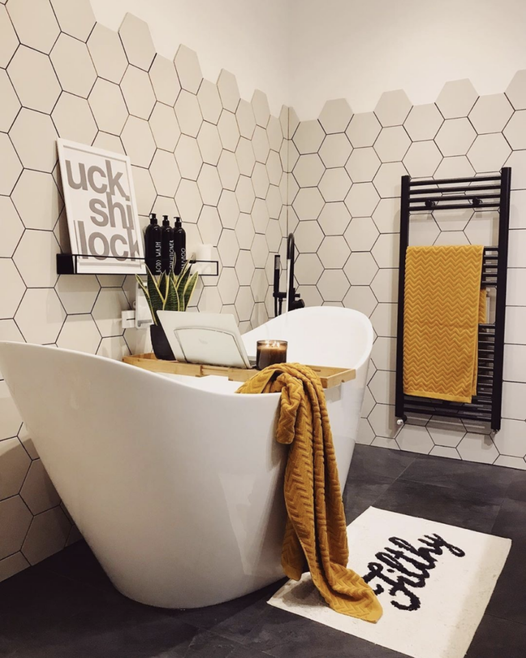 30 Amazing Hexagonal Tile Bathroom Ideas You Will Love