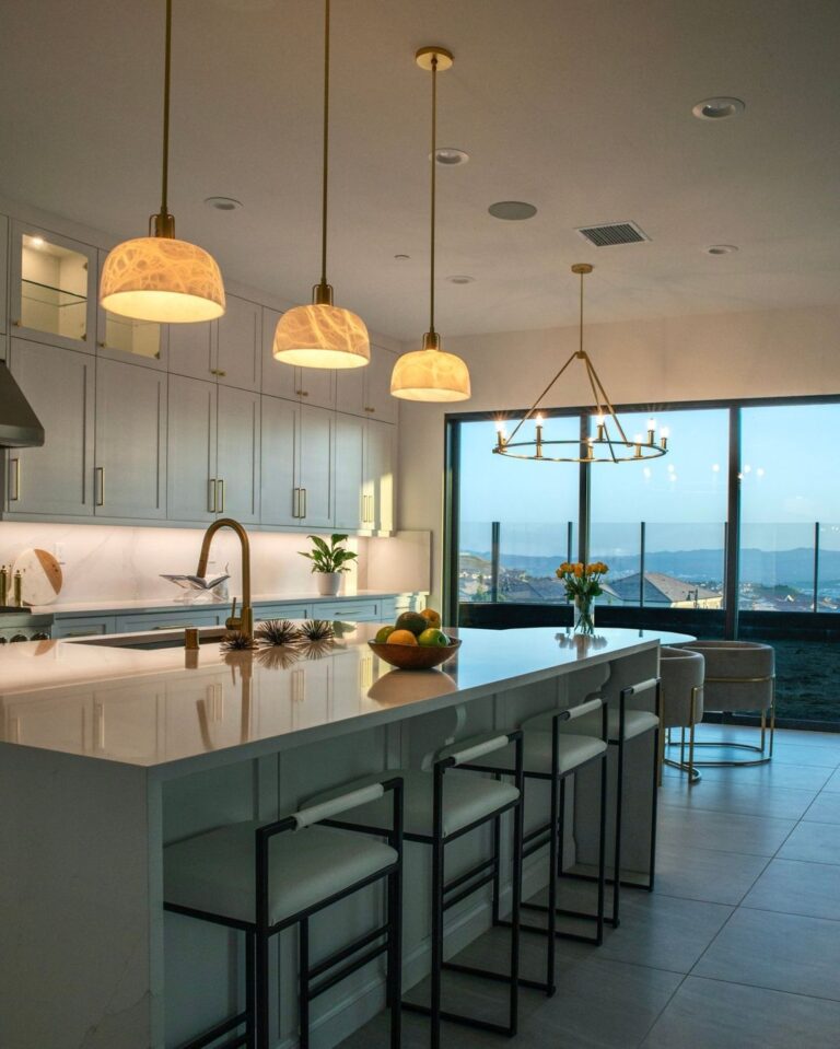 30 Beautiful Pendent Lighting Over Island Ideas You Should See