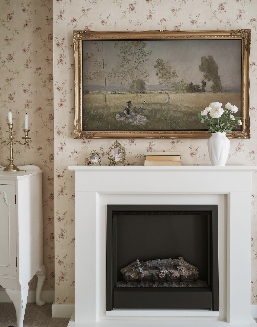 30 Unique And Beautiful Art Above Fireplace Ideas