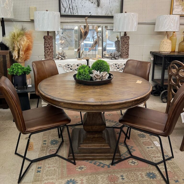 30 Beautiful Centerpieces For Round Dining Tables You Should Try