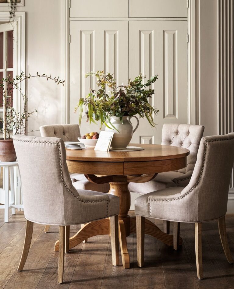 30 Beautiful Centerpieces For Round Dining Tables You Should Try