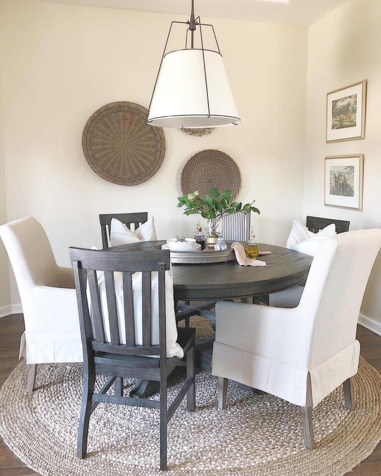 30 Beautiful Centerpieces For Round Dining Tables You Should Try