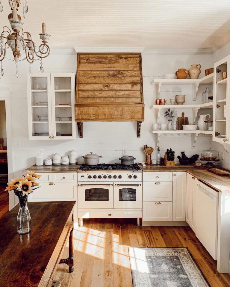 25 Rustic And Beautiful Farmhouse Range Hood Ideas