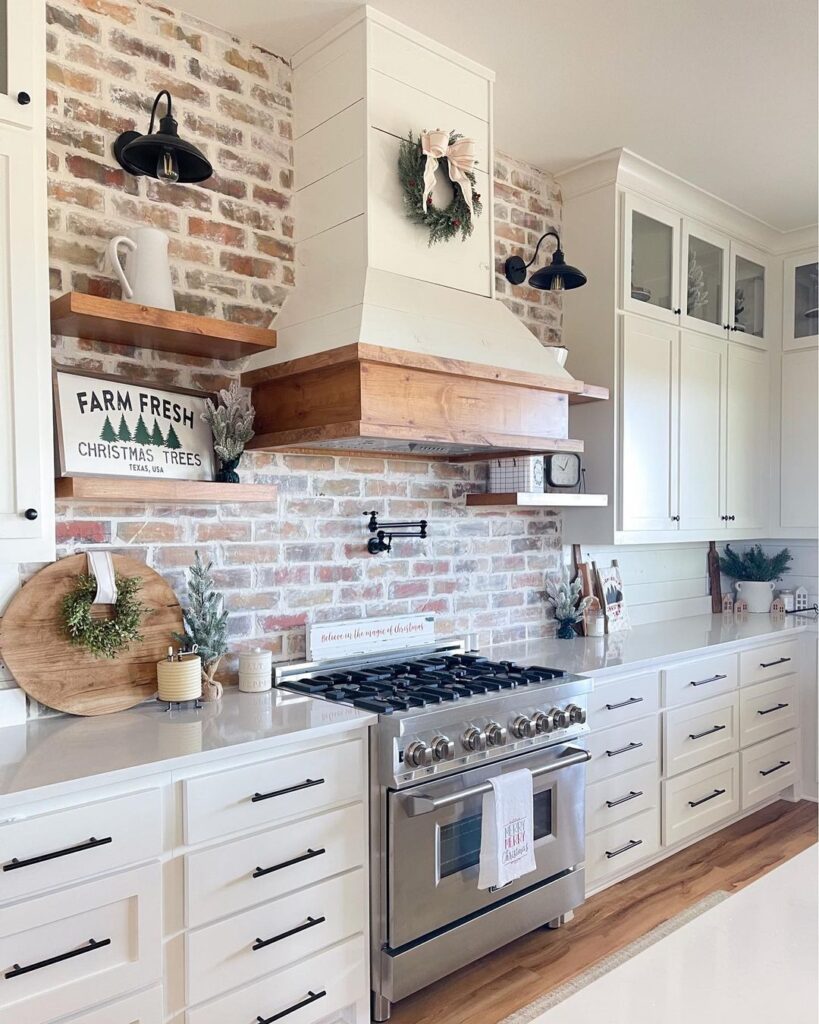25 Rustic And Beautiful Farmhouse Range Hood Ideas