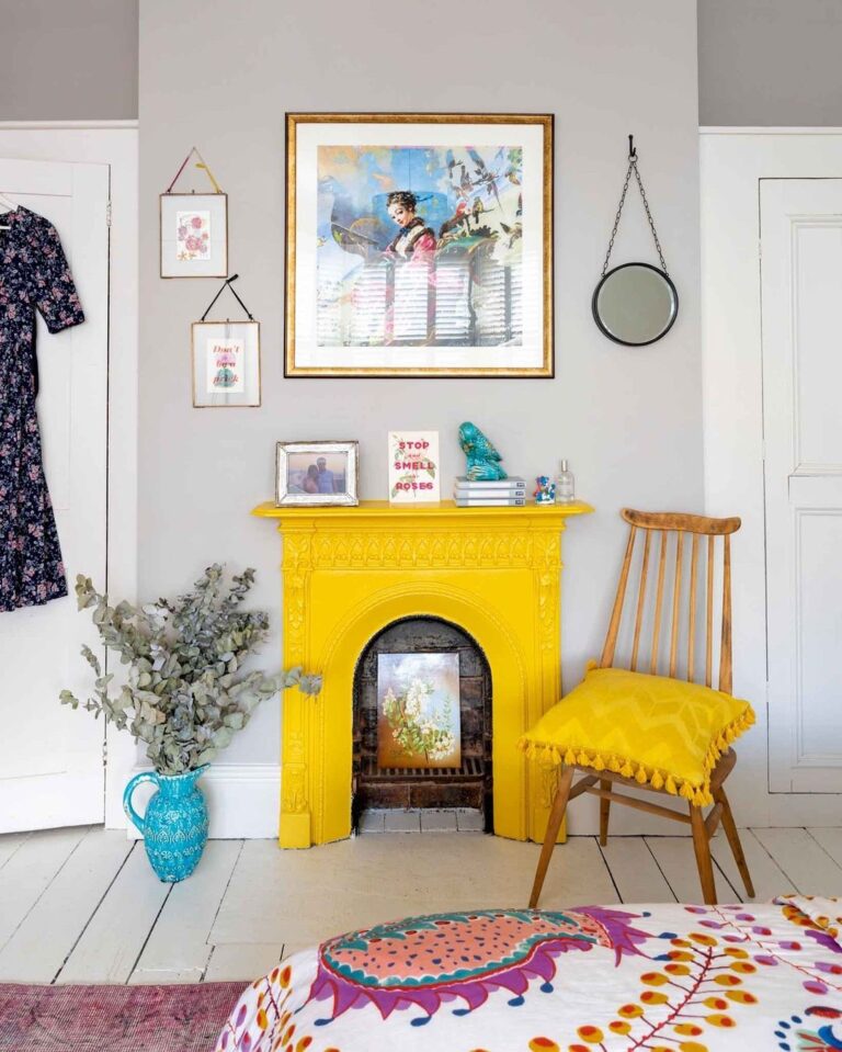 25 Dramatic And Colorful Painted Fireplace Ideas You Will Love