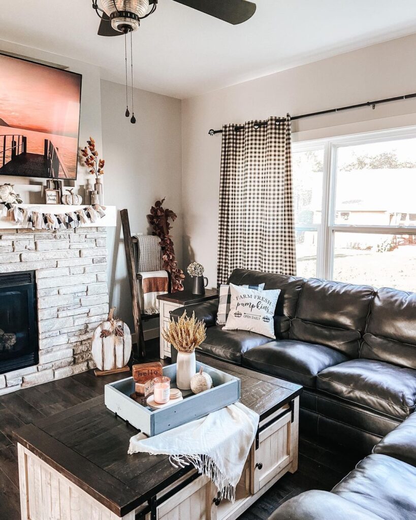 25 Super Luxurious Fall Coffee Table Decor Ideas