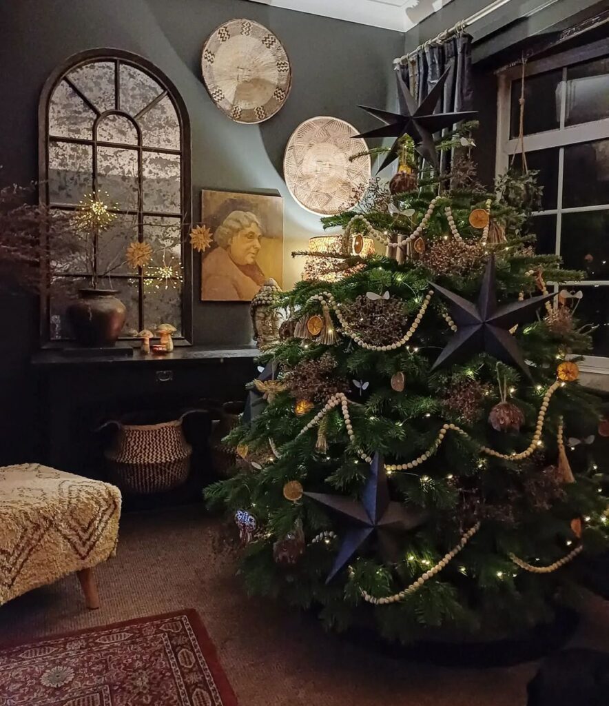 25 Moody Christmas Decor Ideas To Should Try This Festive Season