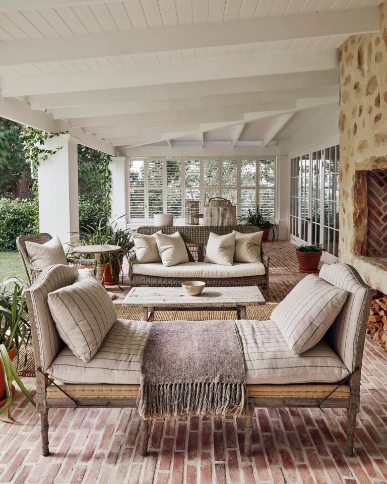 What Is a Veranda? Here's What You Should Know About It!