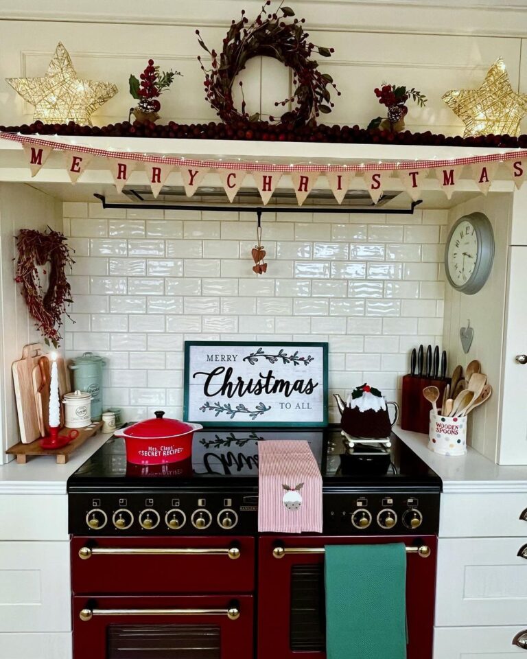 25 Vibrant Kitchen Christmas Decor Ideas You Should Try!
