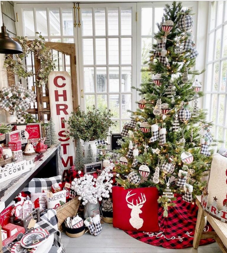 25 Rustic Farmhouse Christmas Tree Ideas You Will Love