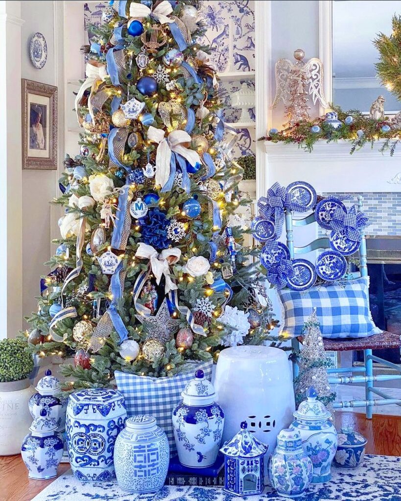 25 Elegant Chinoiserie Christmas Decor Ideas You Should See