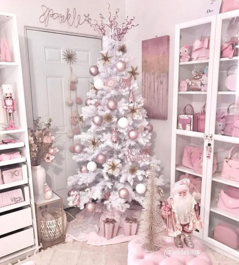 25 Beautiful And Cute Pinkmas Tree Ideas You Should See
