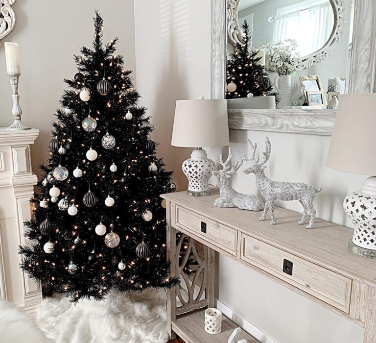 20 Bold And Dramatic Black Christmas Tree Ideas You Will Love