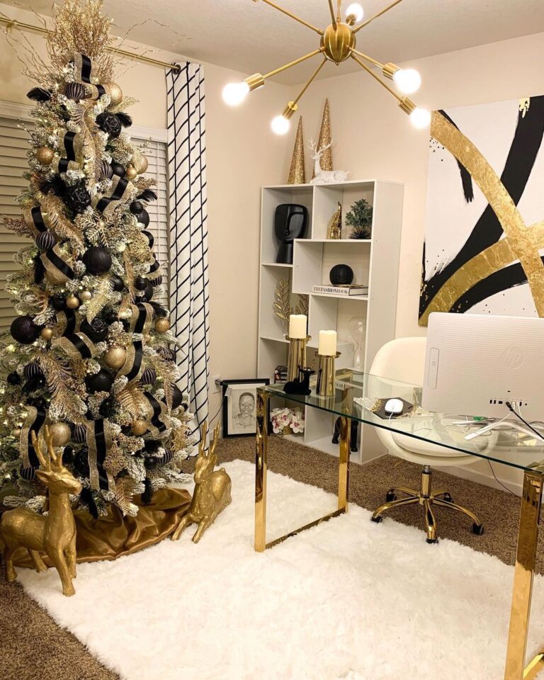 20 Bold And Dramatic Black Christmas Tree Ideas You Will Love