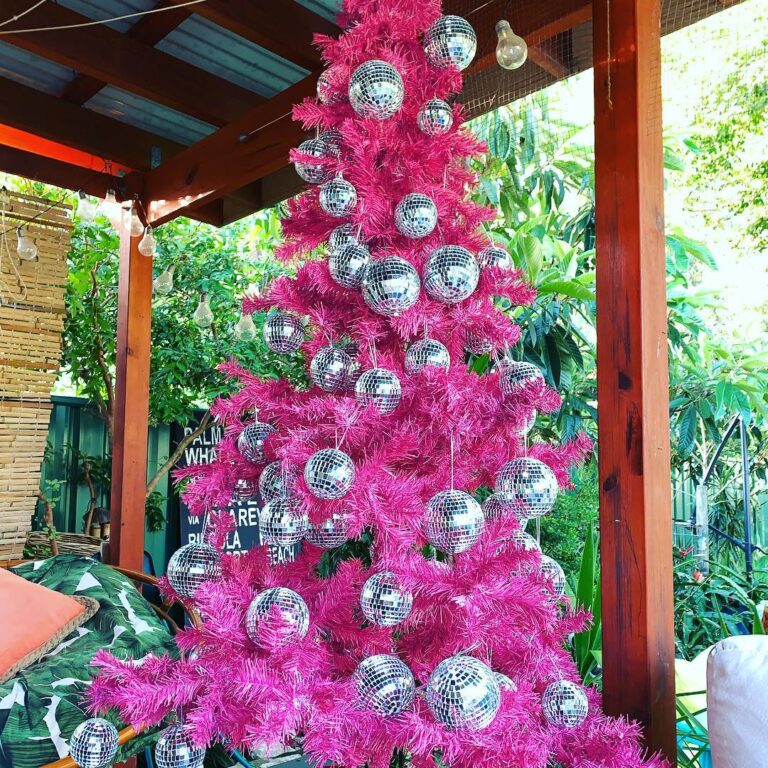 20 Super Chic And Beautiful Disco Christmas Tree Ideas