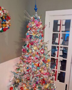 25 Lovely Vintage Christmas Tree Decor Ideas You Should See