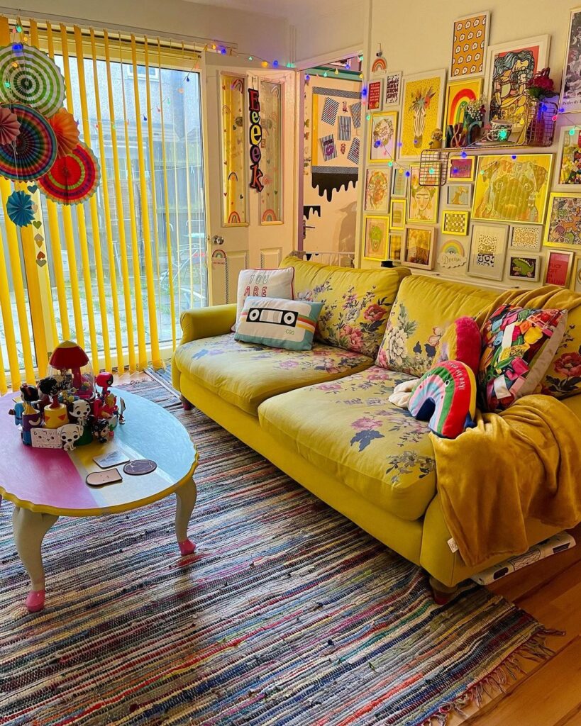 25 Joyful And Artful Dopamine Decor Living Room Ideas