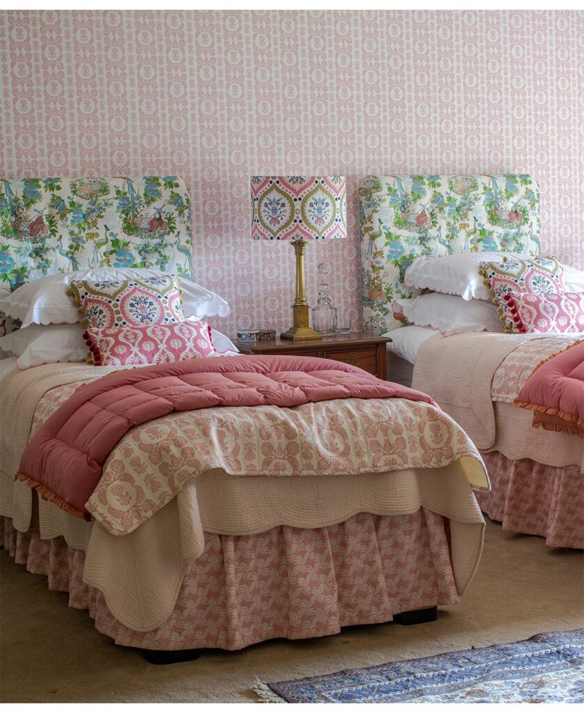 20 Rustic And Timeless Country Bedroom Ideas For You