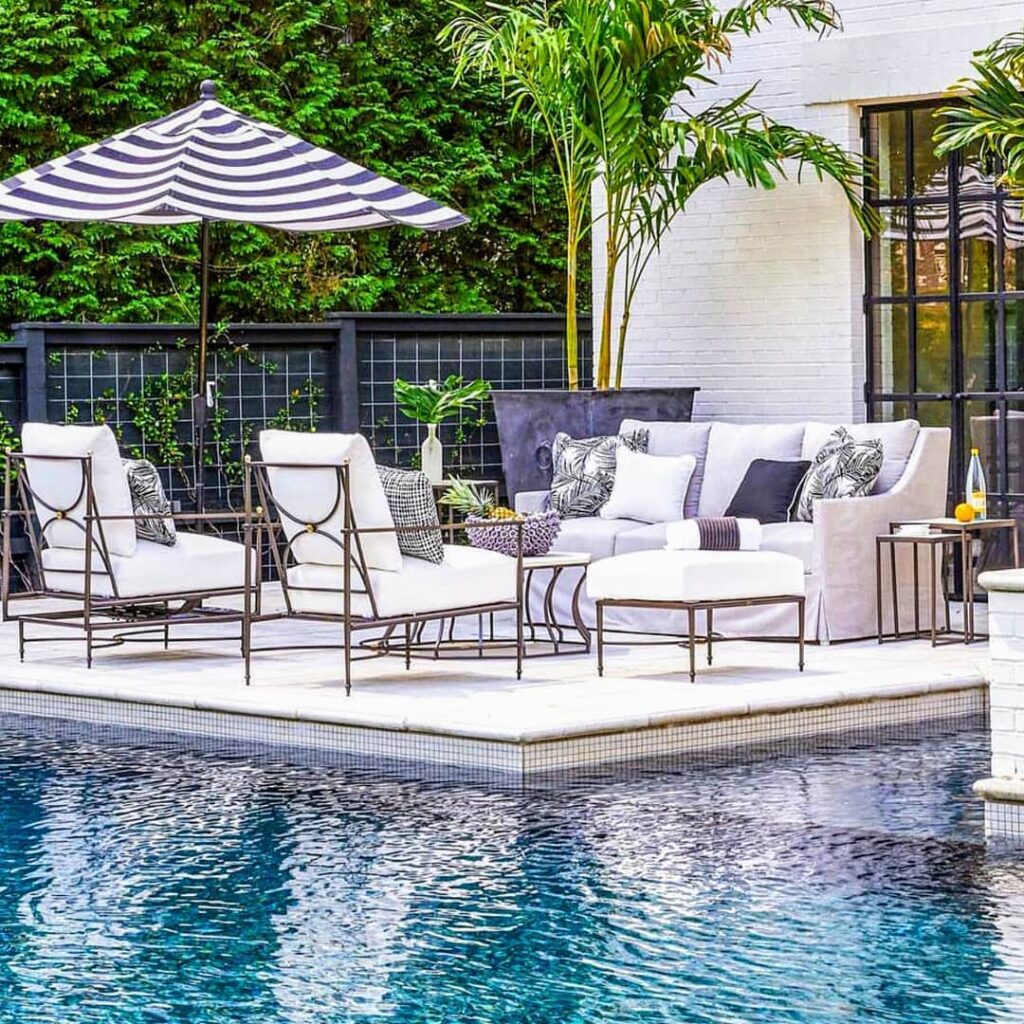 25 Chic And Coastal Poolside Decor Ideas You Need To See
