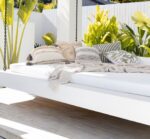 25 Chic And Coastal Poolside Decor Ideas You Need To See