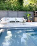 25 Chic And Coastal Poolside Decor Ideas You Need To See