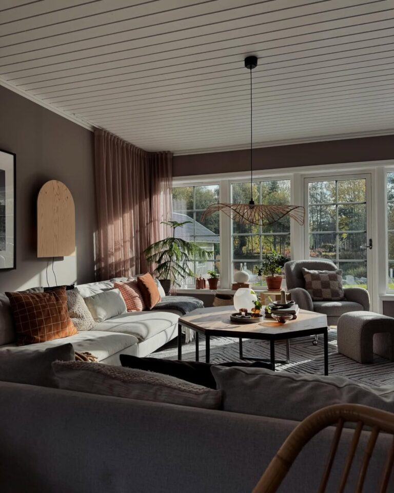 25 Bright And Airy Sun Soaked Living Room Ideas